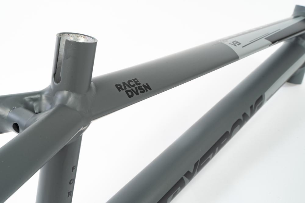 Staystrong V3 'For Life' 18.5" TT Junior (Stealth) - StayStrong BMX