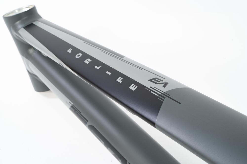 Staystrong V3 'For Life' 18.5" TT Junior (Stealth) - StayStrong BMX